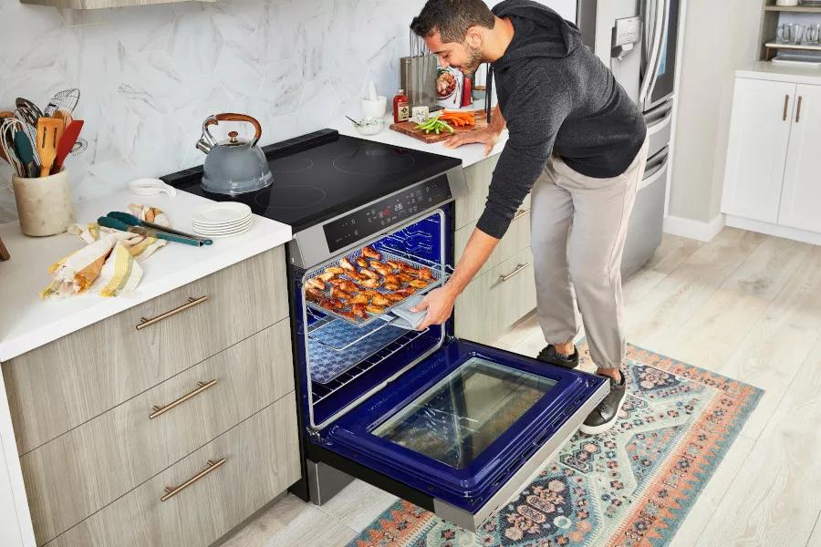 6.3 cu. ft. Induction Slide-in Range - LSIL6332FE